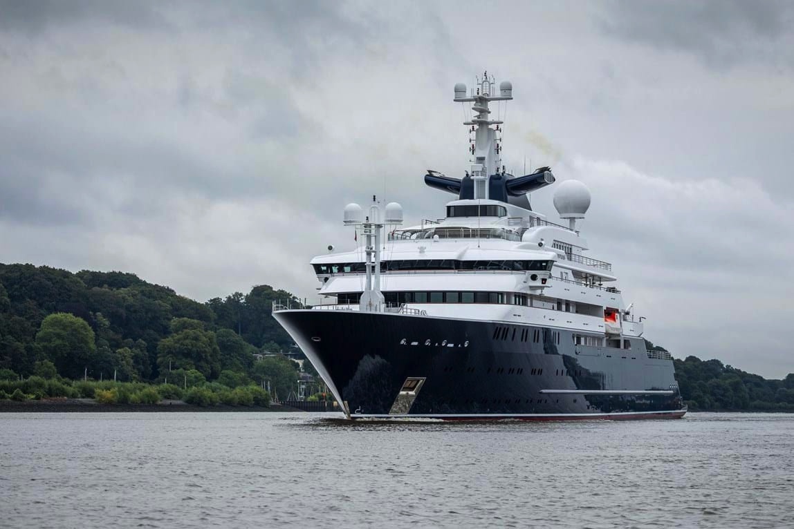 Octopus Yacht for Sale - Burgess Yacht - Luxury Pulse Yachts - Cayman ...