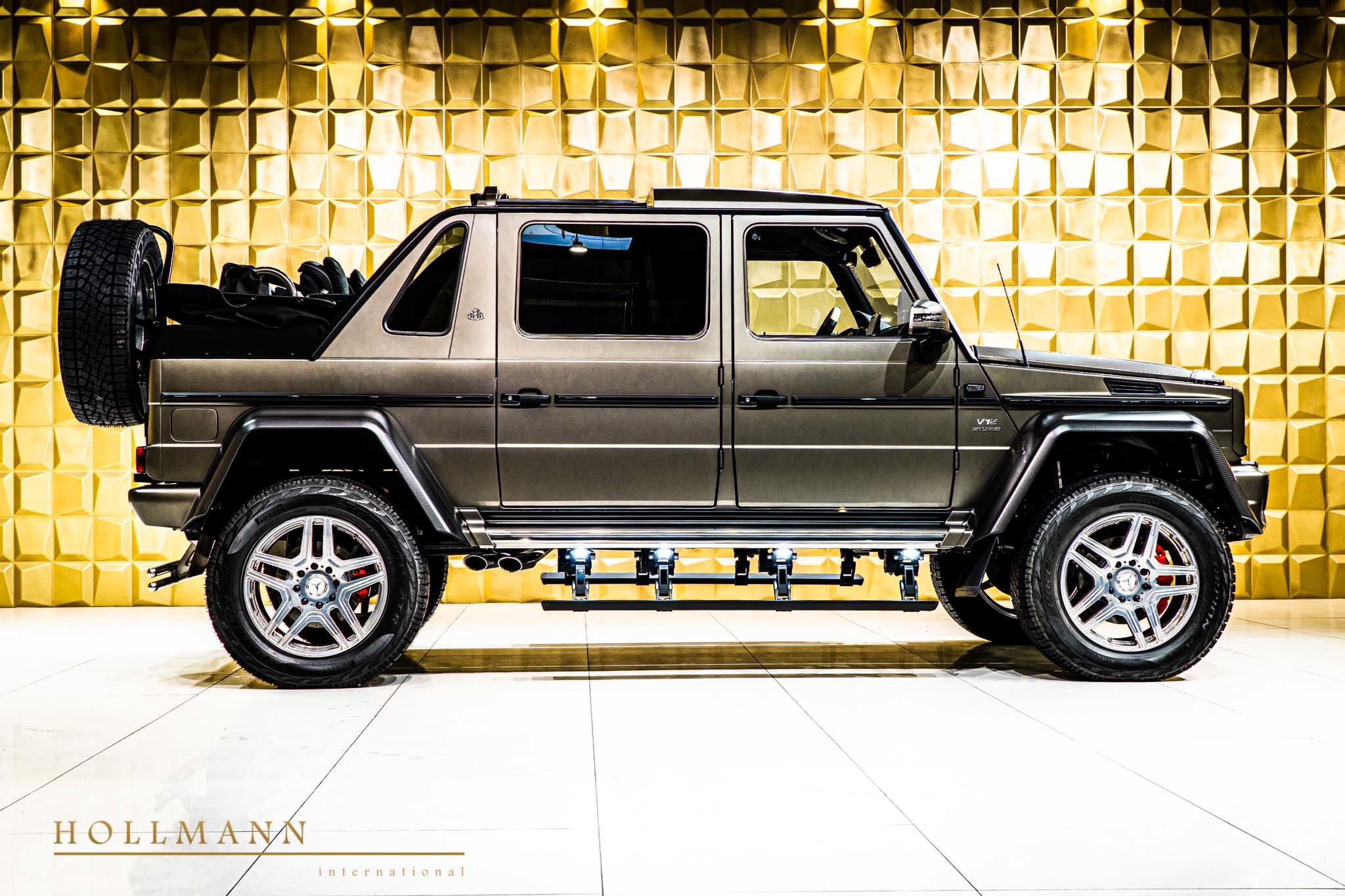 Mercedes-Maybach G650 Landaulet - 1 of 99 - Hollmann International ...