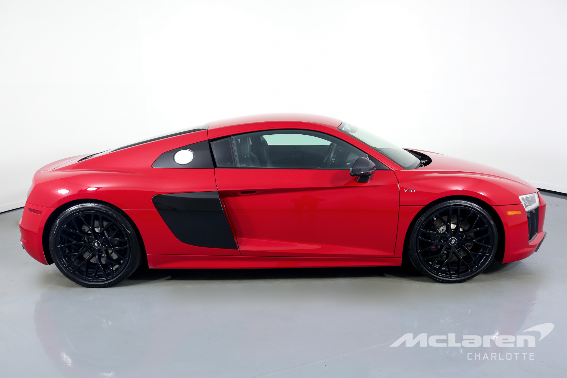 Audi R8 5.2 Quattro V10 - McLaren Charlotte Dealership - United States ...