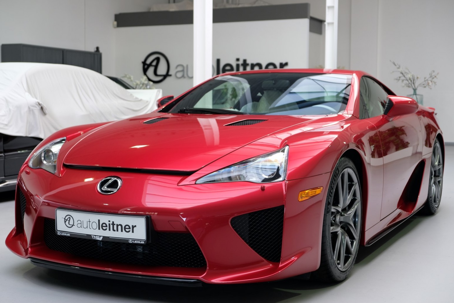 2014 Lexus LFA Special Paint Pearl Red metallic - AUTO LEITNER ...
