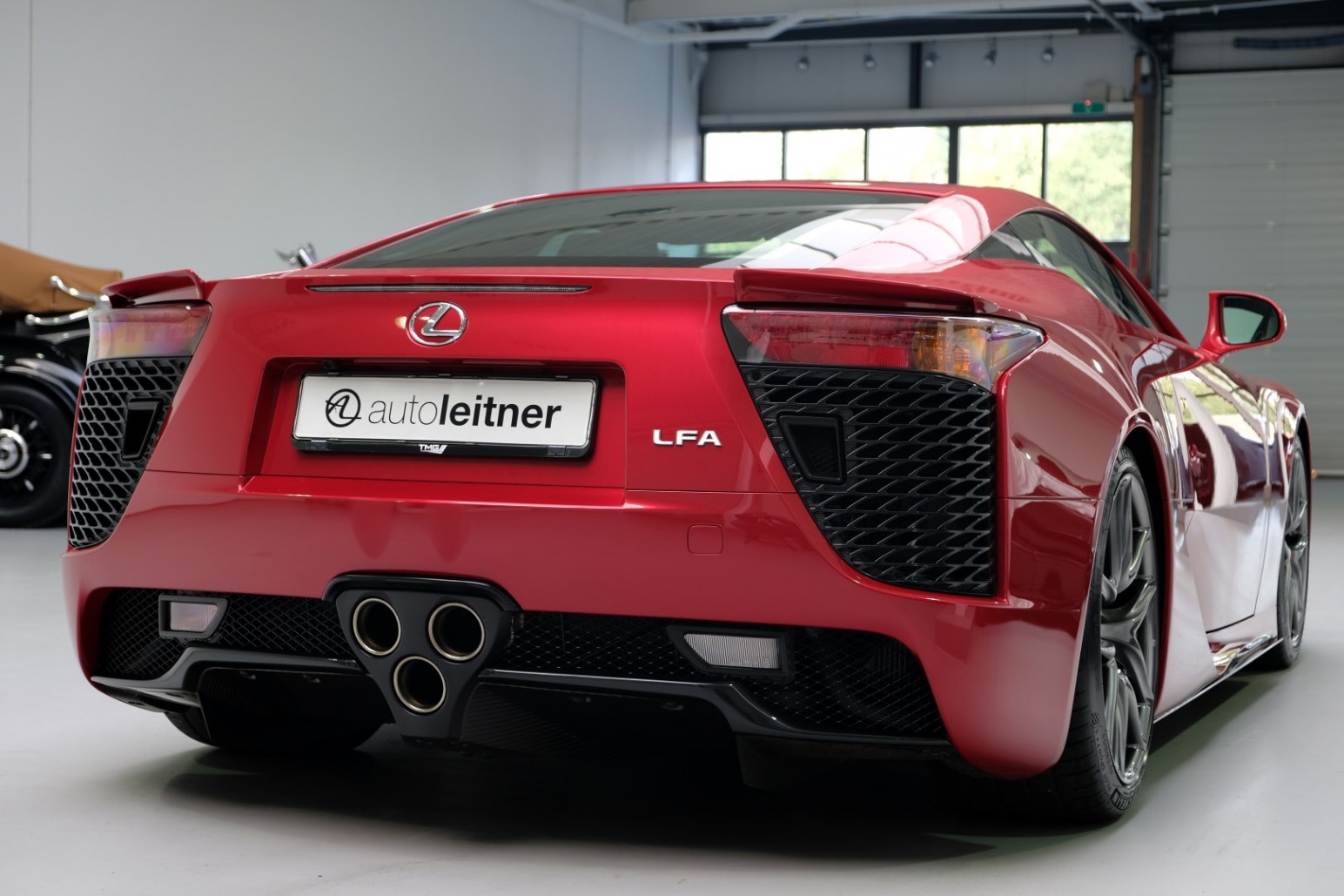 2014 Lexus LFA Special Paint Pearl Red metallic - AUTO LEITNER ...