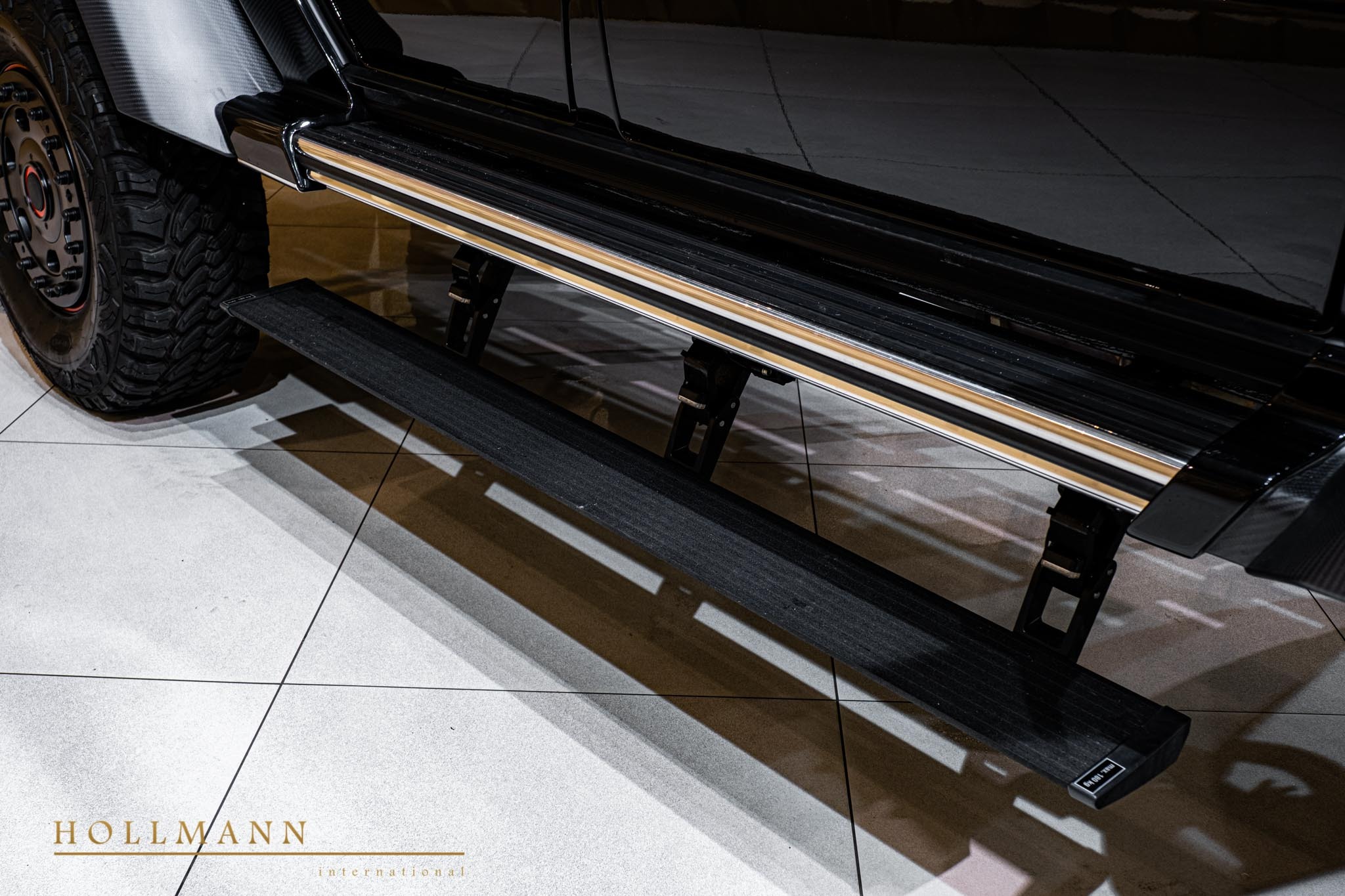 Mercedes-Benz G 63 AMG 6x6 G700 BRABUS - Hollmann International ...