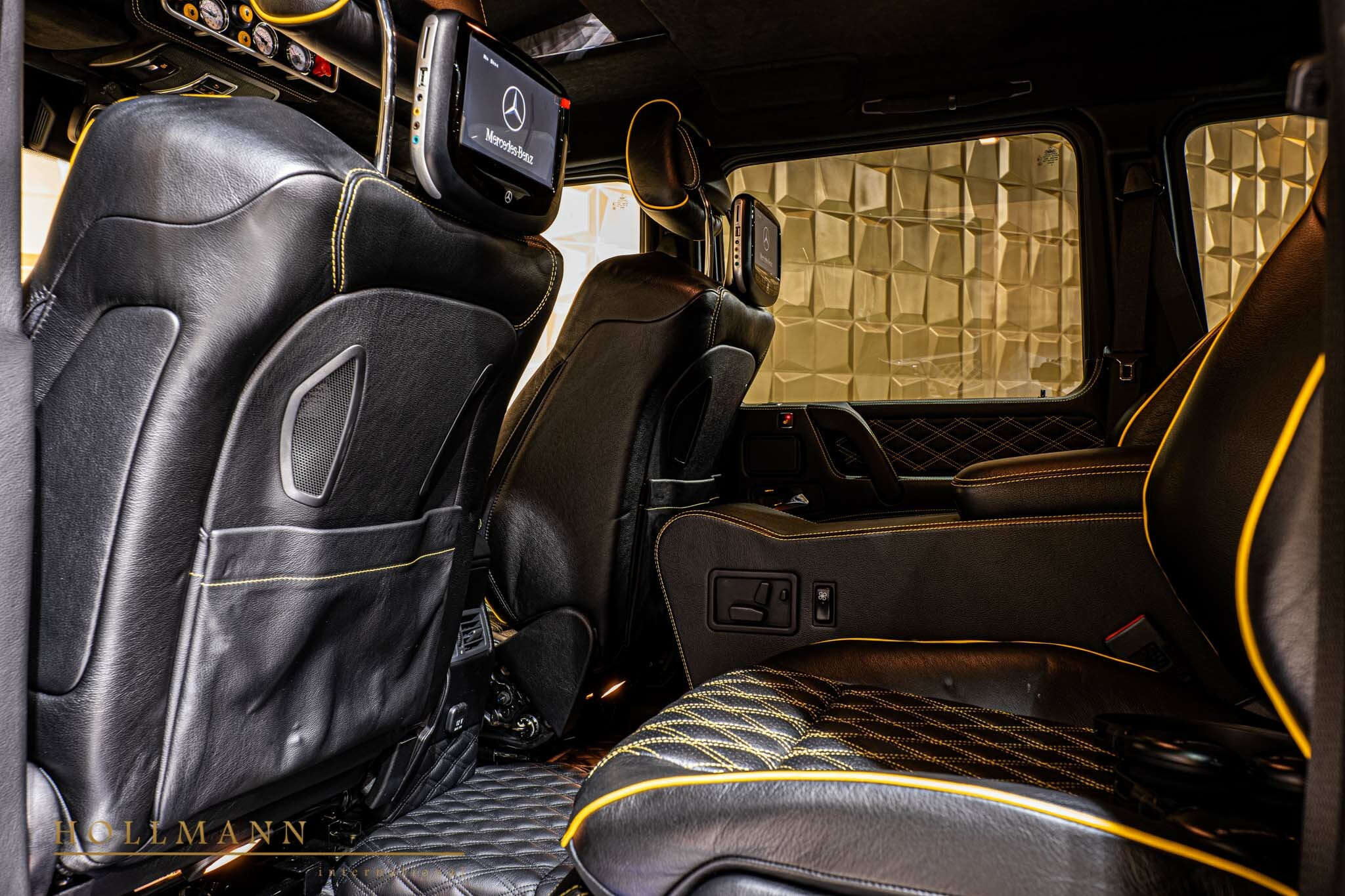 Mercedes-Benz G 63 AMG 6x6 G700 BRABUS - Hollmann International ...
