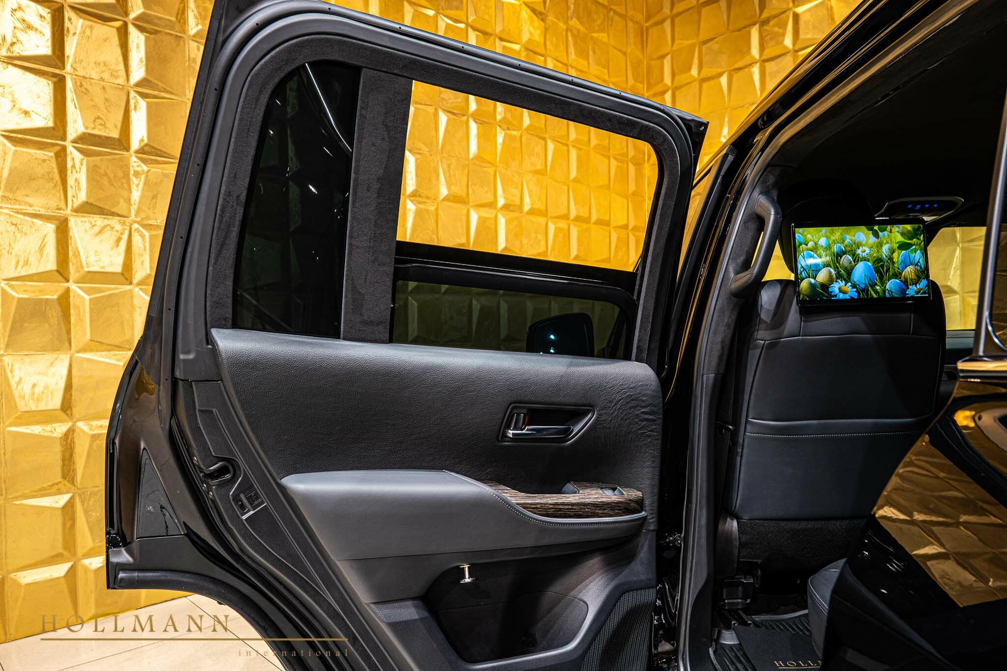 Toyota Land Cruiser 300 ARMOURED VR7/B6 - Hollmann International ...