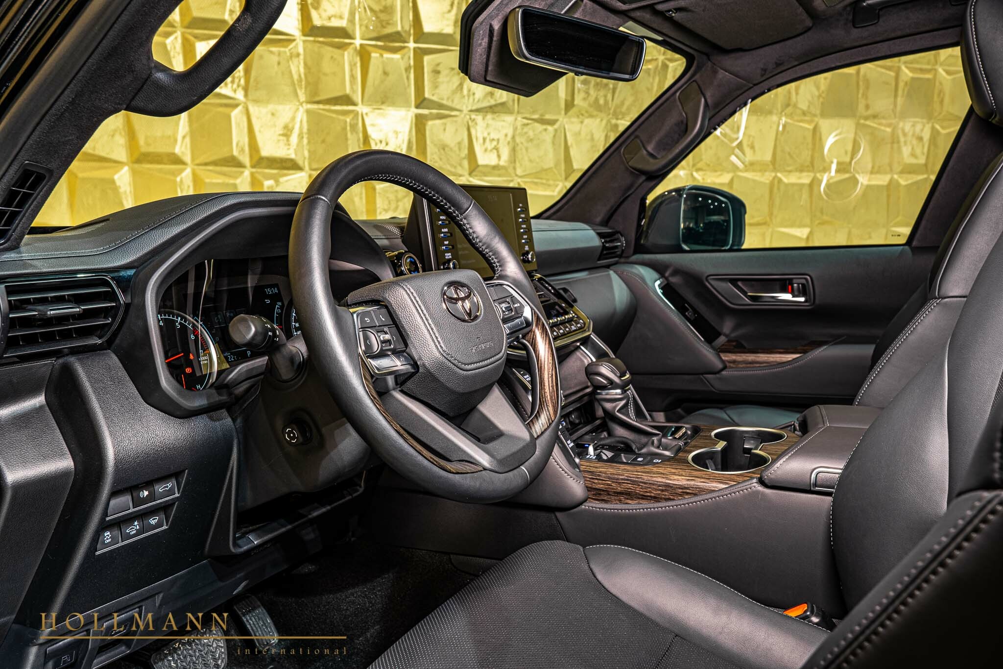 Toyota Land Cruiser 300 ARMOURED VR7/B6 - Hollmann International ...