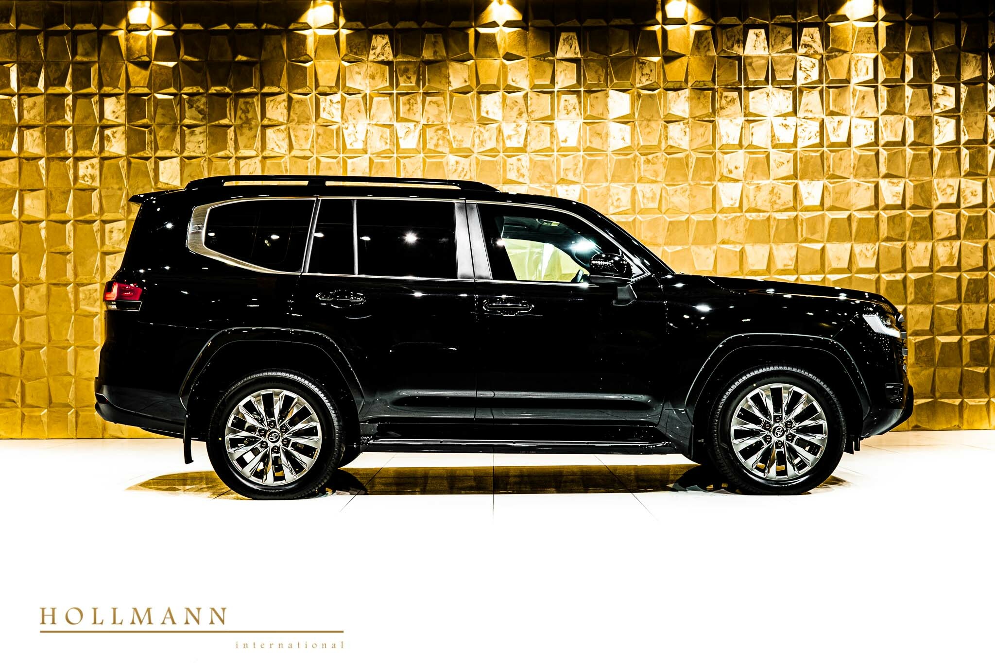 Toyota Land Cruiser 300 ARMOURED VR7/B6 - Hollmann International ...