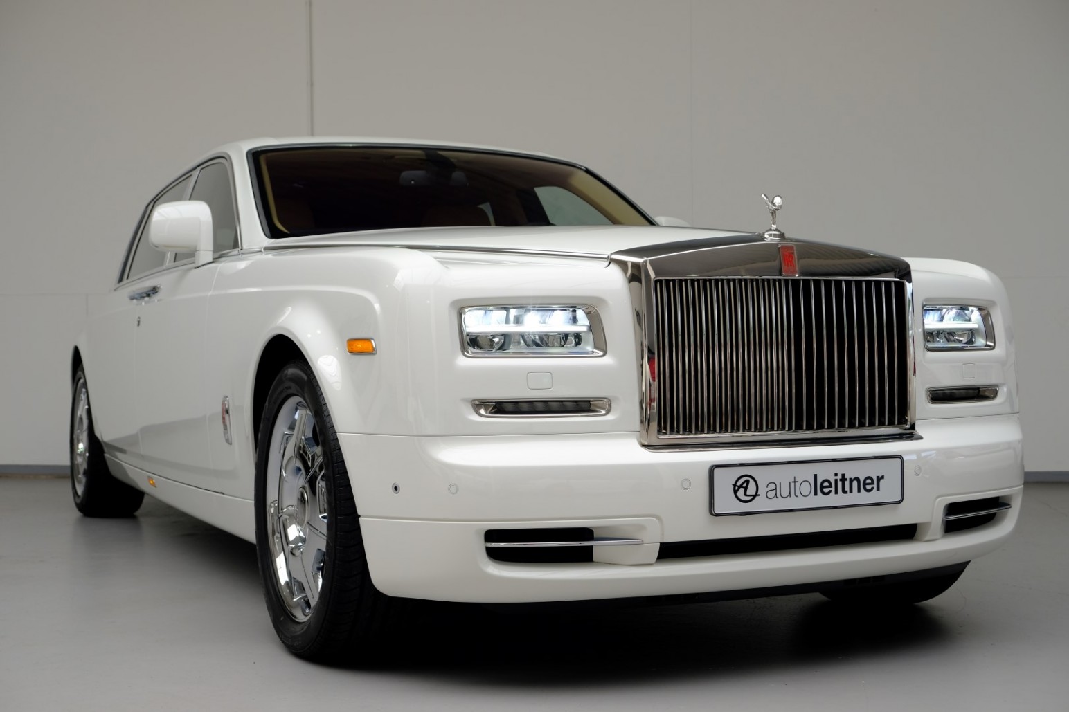 Rolls-Royce Phantom Extended Wheelbase Series II - AUTO LEITNER ...