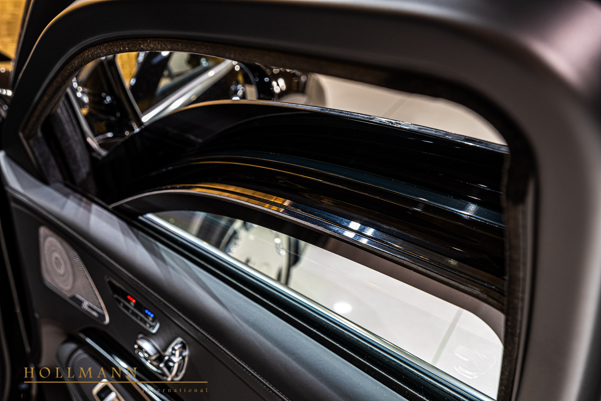 Maybach S600 Guard VR10: The Ultimate Armored Luxury Vehicle - Hollmann ...