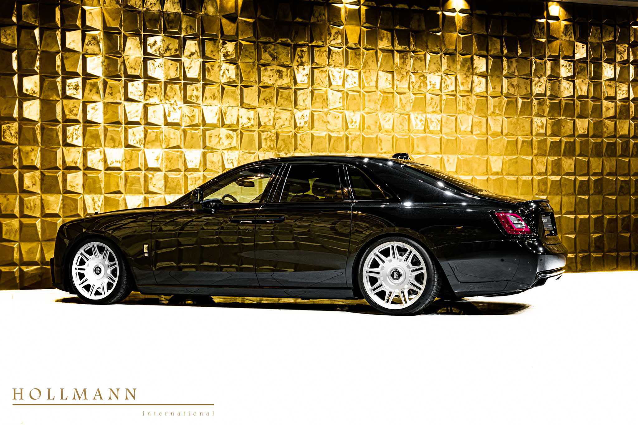 Rolls-Royce Ghost Black Badge by NOVITEC - Hollmann International ...
